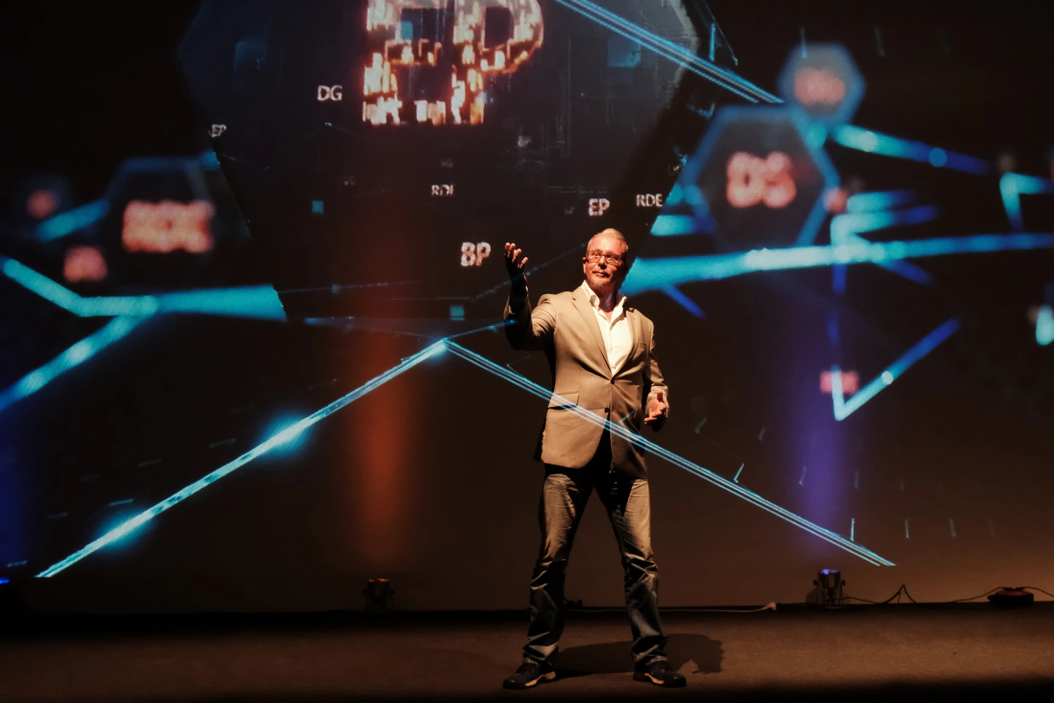 Discover Holoshow Experience